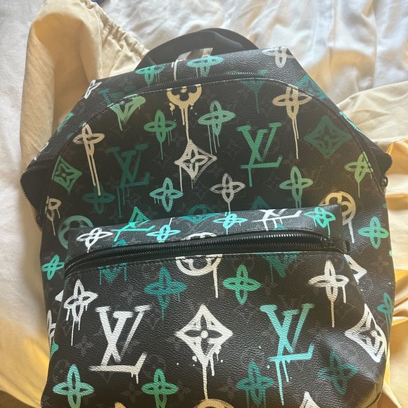Louis Vuitton | Bags | Louis Vuitton Discovery Backpack Lv Graffiti ...
